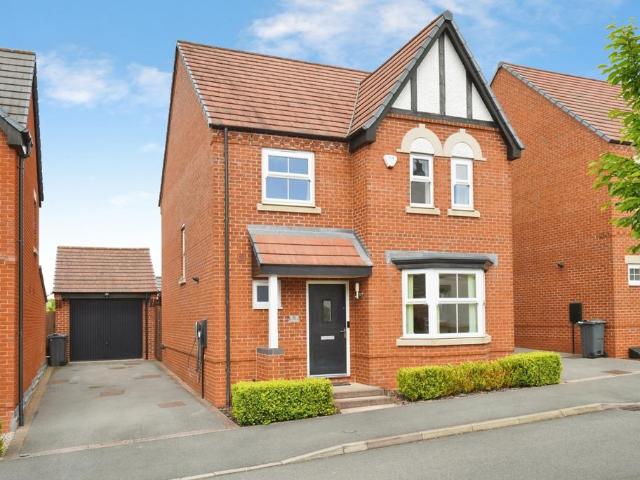 4 bedroom detached house for sale