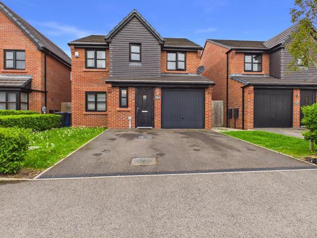 4 bedroom detached house for sale