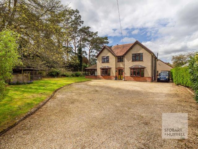 4 bedroom detached house for sale
