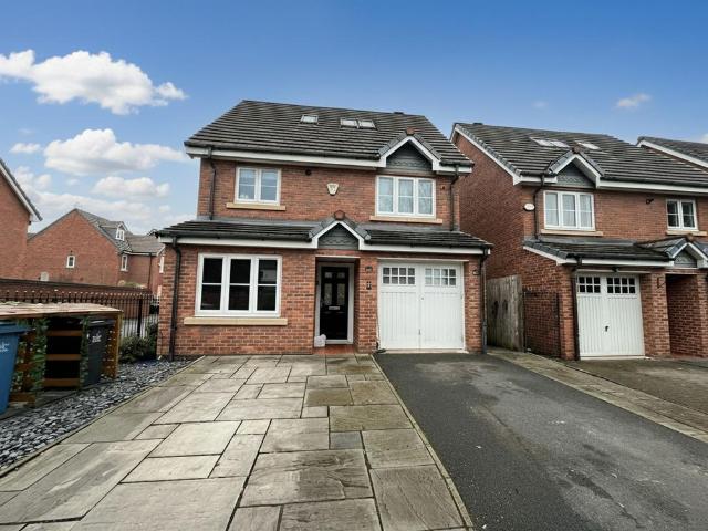 4 bedroom detached house for sale