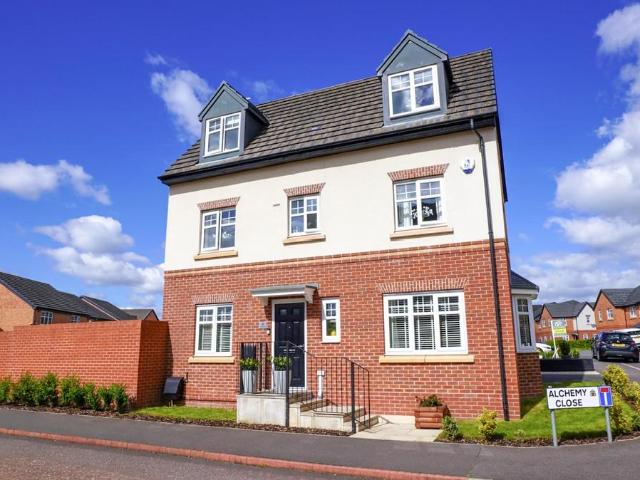 4 bedroom detached house for sale
