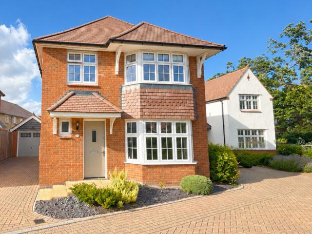 4 bedroom detached house for sale