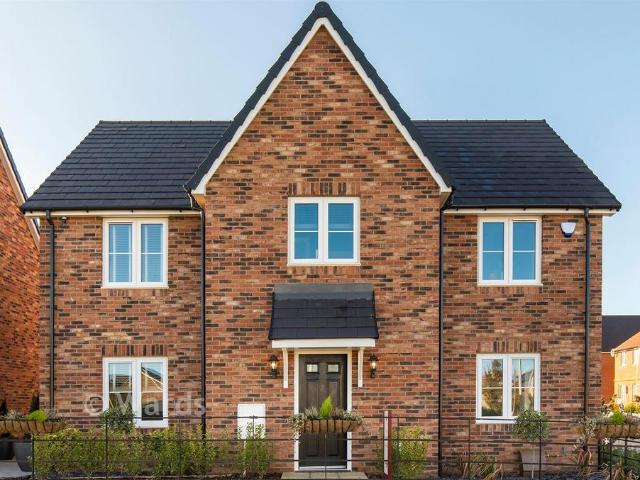 4 bedroom detached house for sale
