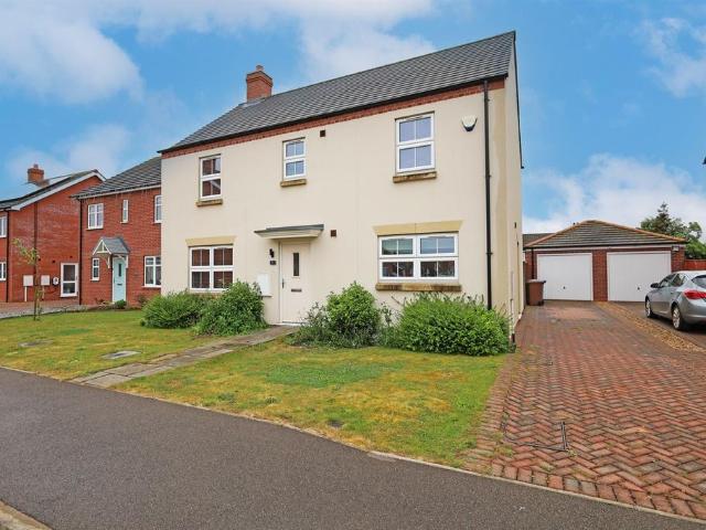 4 bedroom detached house for sale