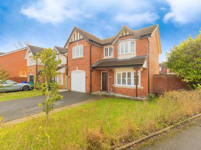 4 bedroom detached house for sale