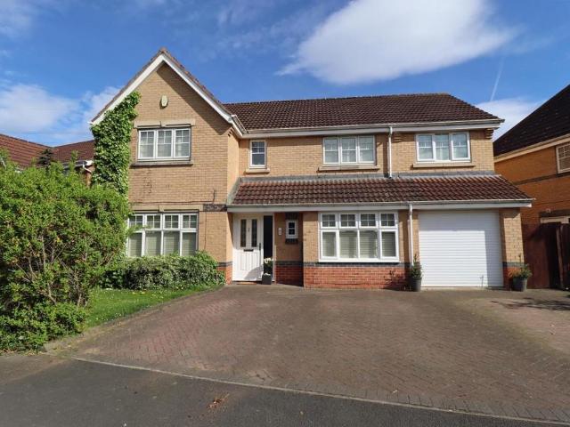 4 bedroom detached house for sale