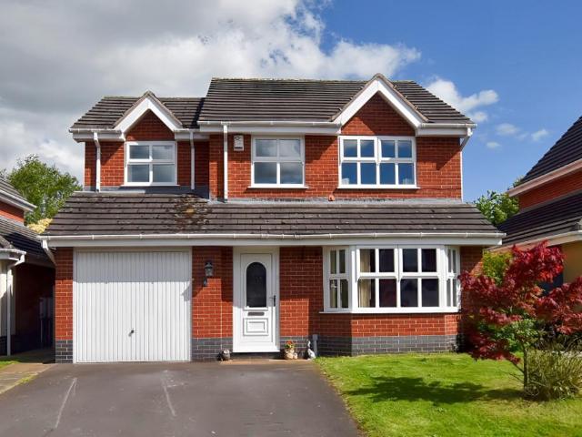 4 bedroom detached house for sale
