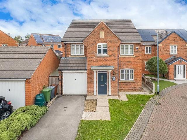 4 bedroom detached house for sale