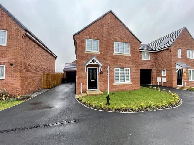 4 bedroom detached house for sale
