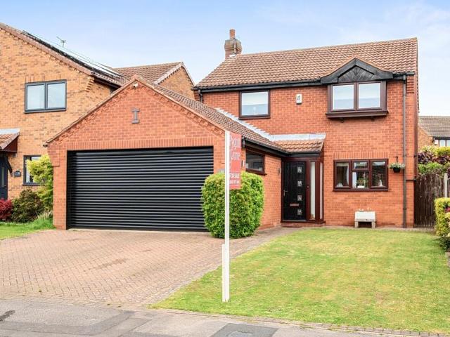 4 bedroom detached house for sale