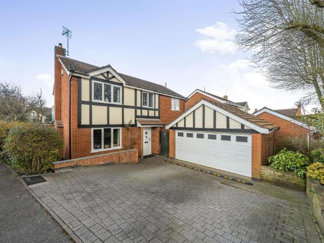 4 bedroom detached house for sale