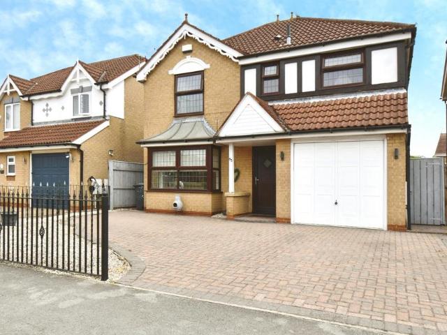 4 bedroom detached house for sale