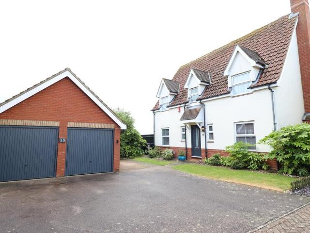 4 bedroom detached house for sale