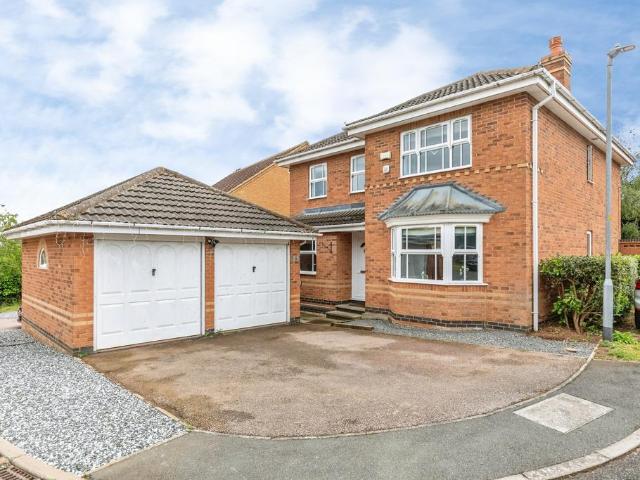 4 bedroom detached house for sale