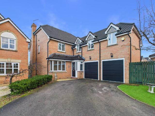 4 bedroom detached house for sale