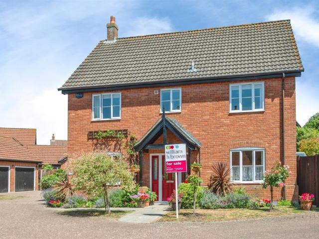 4 bedroom detached house for sale