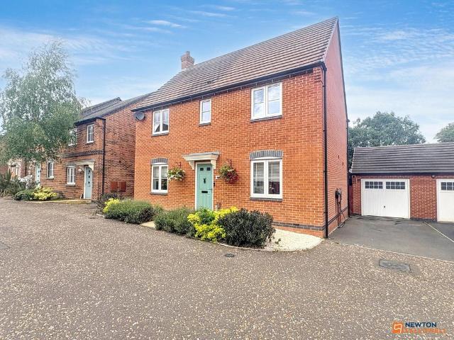 4 bedroom detached house for sale