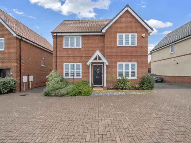 4 bedroom detached house for sale