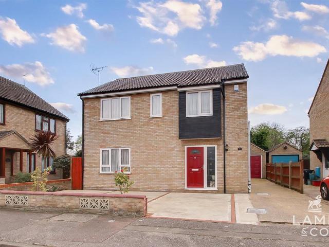 4 bedroom detached house for sale