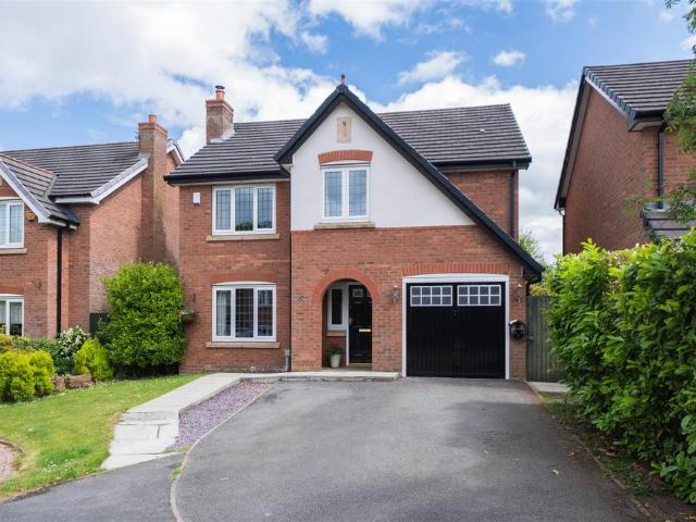 4 bedroom detached house for sale