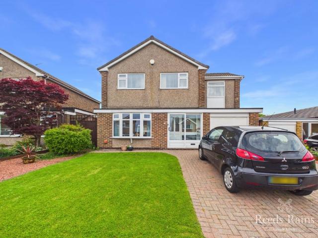 4 bedroom detached house for sale