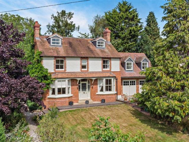 4 bedroom equestrian facility for sale