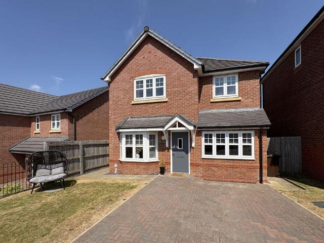 4 bedroom detached house for sale