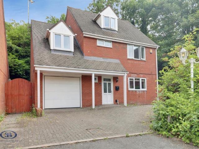 4 bedroom detached house for sale