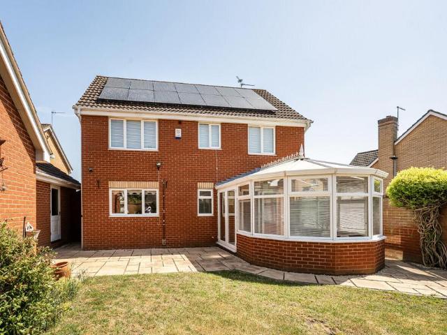 4 bedroom detached house for sale