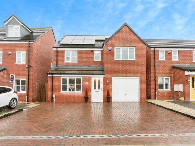 4 bedroom detached house for sale