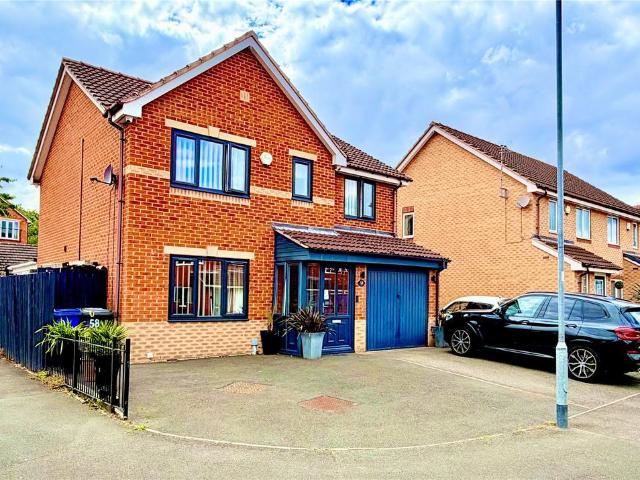 4 bedroom detached house for sale