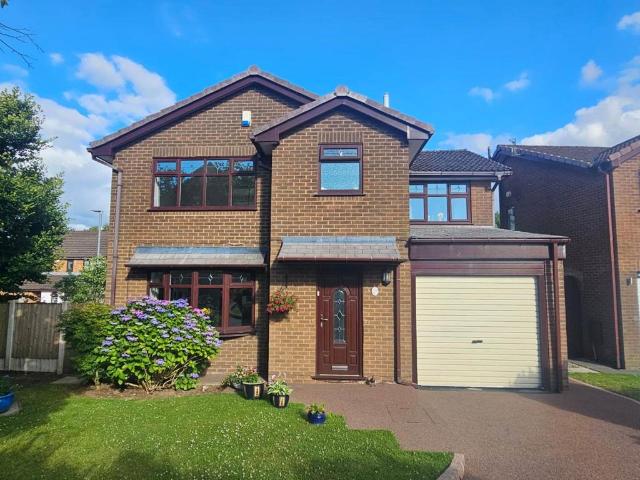 4 bedroom detached house for sale