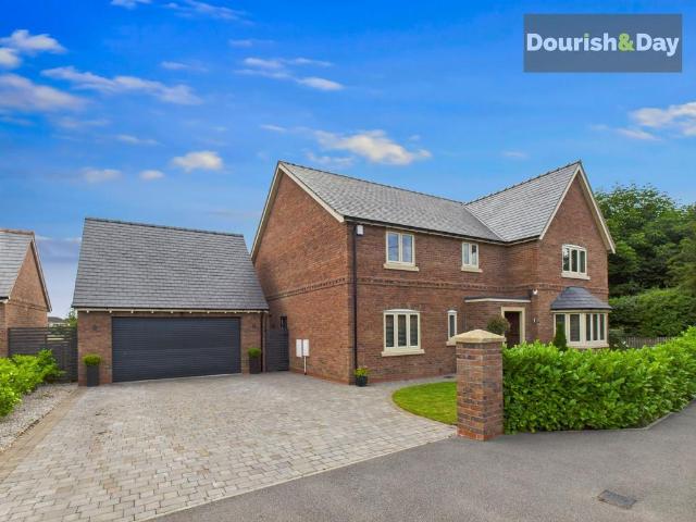 4 bedroom detached house for sale