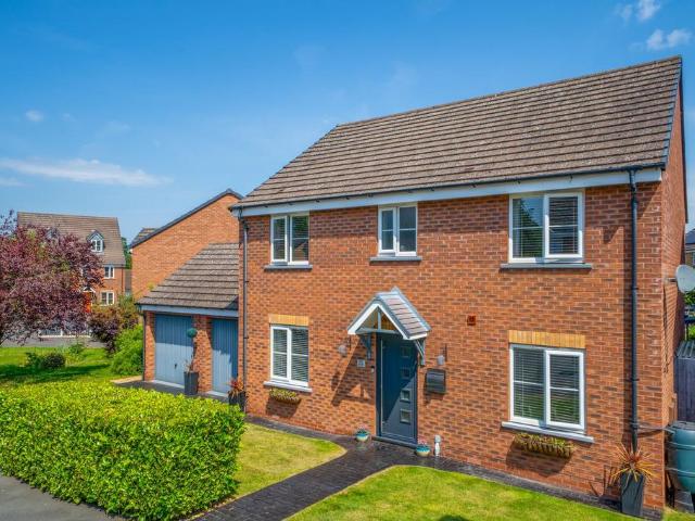 4 bedroom detached house for sale
