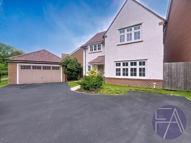 4 bedroom detached house for sale