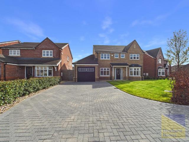 4 bedroom detached house for sale