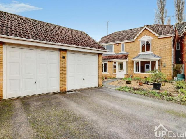 4 bedroom detached house for sale