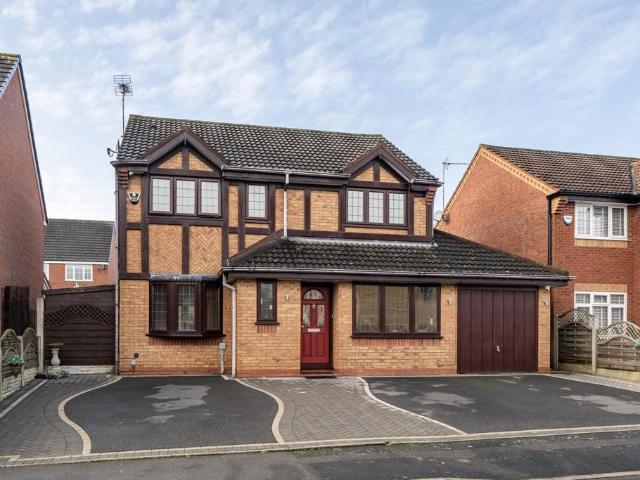 4 bedroom detached house for sale