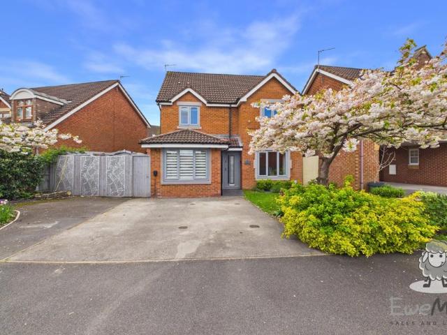 4 bedroom detached house for sale