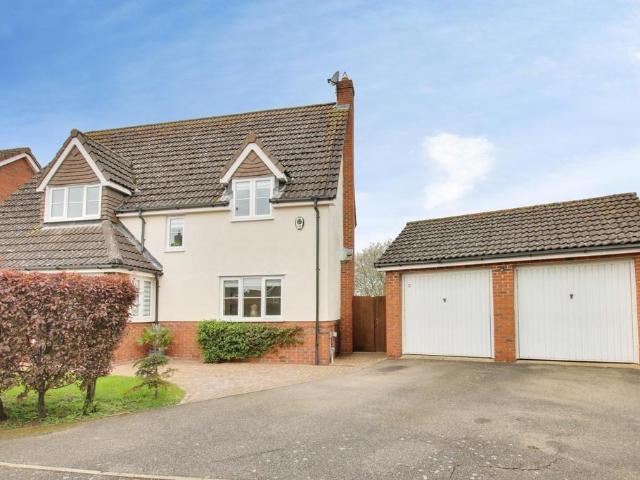 4 bedroom detached house for sale