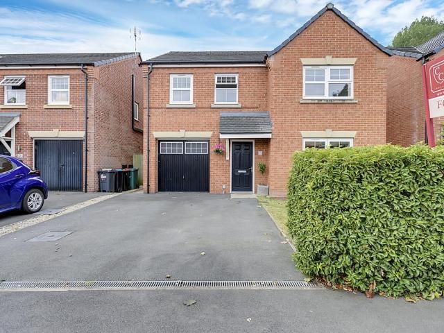 4 bedroom detached house for sale
