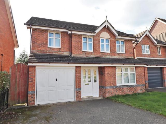 4 bedroom detached house for sale