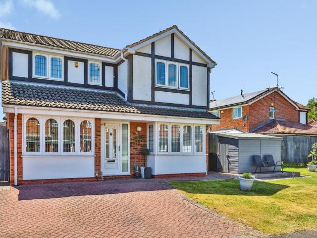 4 bedroom detached house for sale