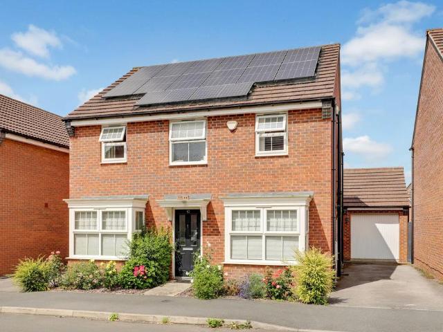 4 bedroom detached house for sale