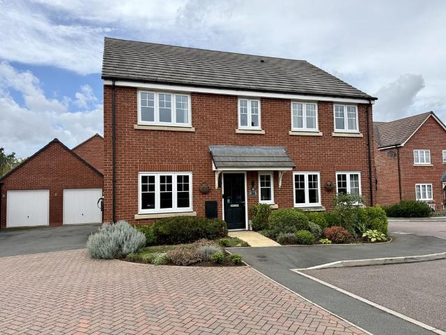 4 bedroom detached house for sale