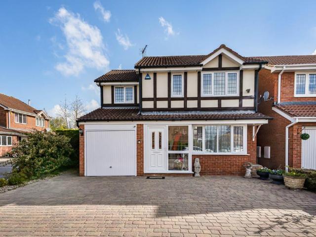 4 bedroom detached house for sale