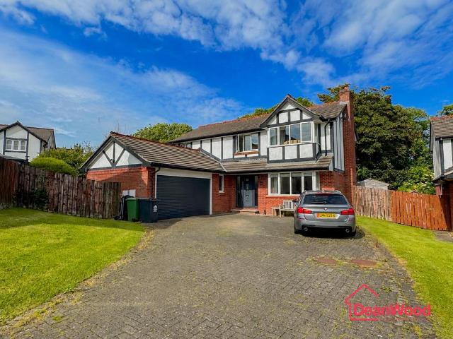 4 bedroom detached house for sale