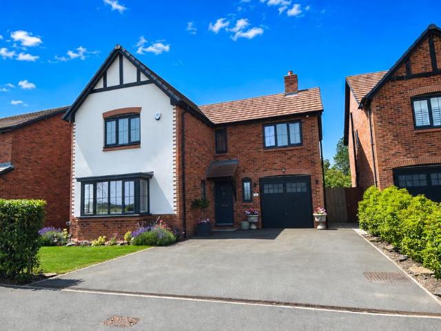 4 bedroom detached house for sale