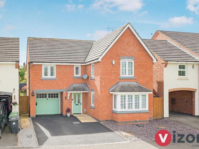 4 bedroom detached house for sale