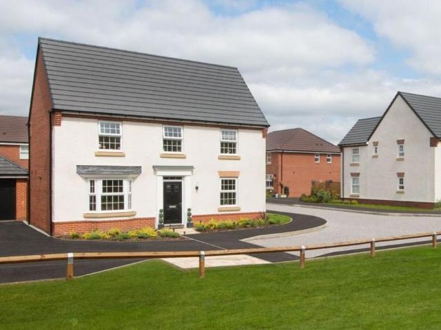 4 bedroom detached house for sale